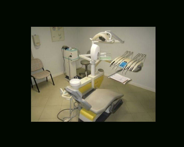 Özel ağız ve diş sağlığı klinikleri ve muayenehaneleri Centro Medico Odontoiatrico di Enia Dr. Lorenzo, Sicilya, foto