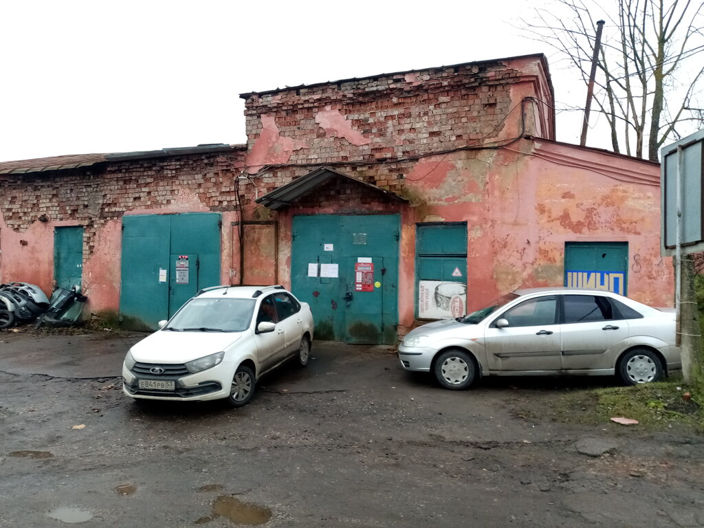 Oto lastik tamiri Stary port, Velikiy Novgorod, foto