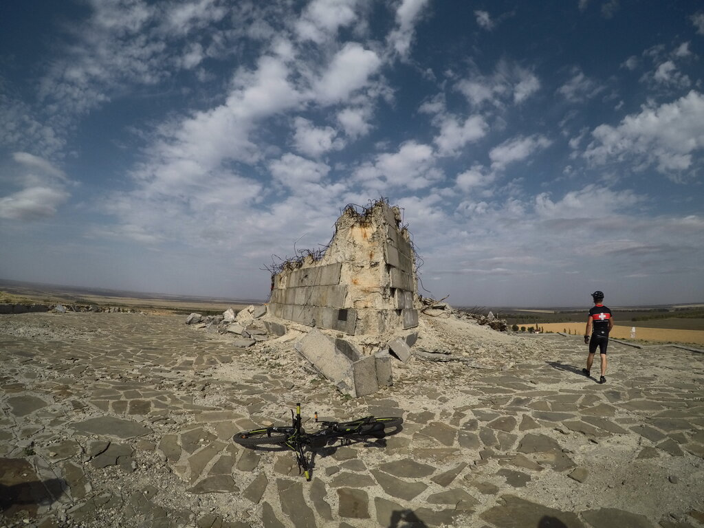 Anıt, heykel Мемориальный комплекс Саур-Могила, Donetsk Bölgesi, foto