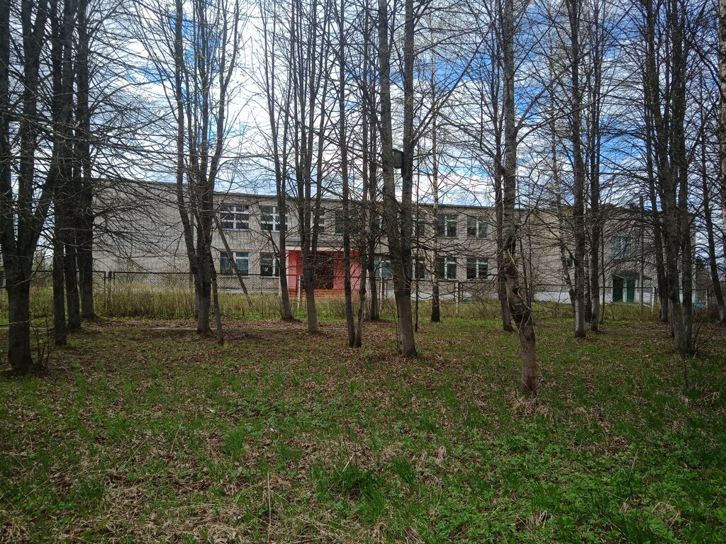 Ortaokul Кузинская основная общеобразовательная школа, Smolenskaya oblastı, foto