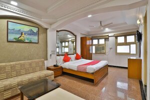 Oyo 36963 Darshan Hotel & Restaurant (State of Gujarat, Ahmedabad, Shahibag), otel  Ahmadabad'dan