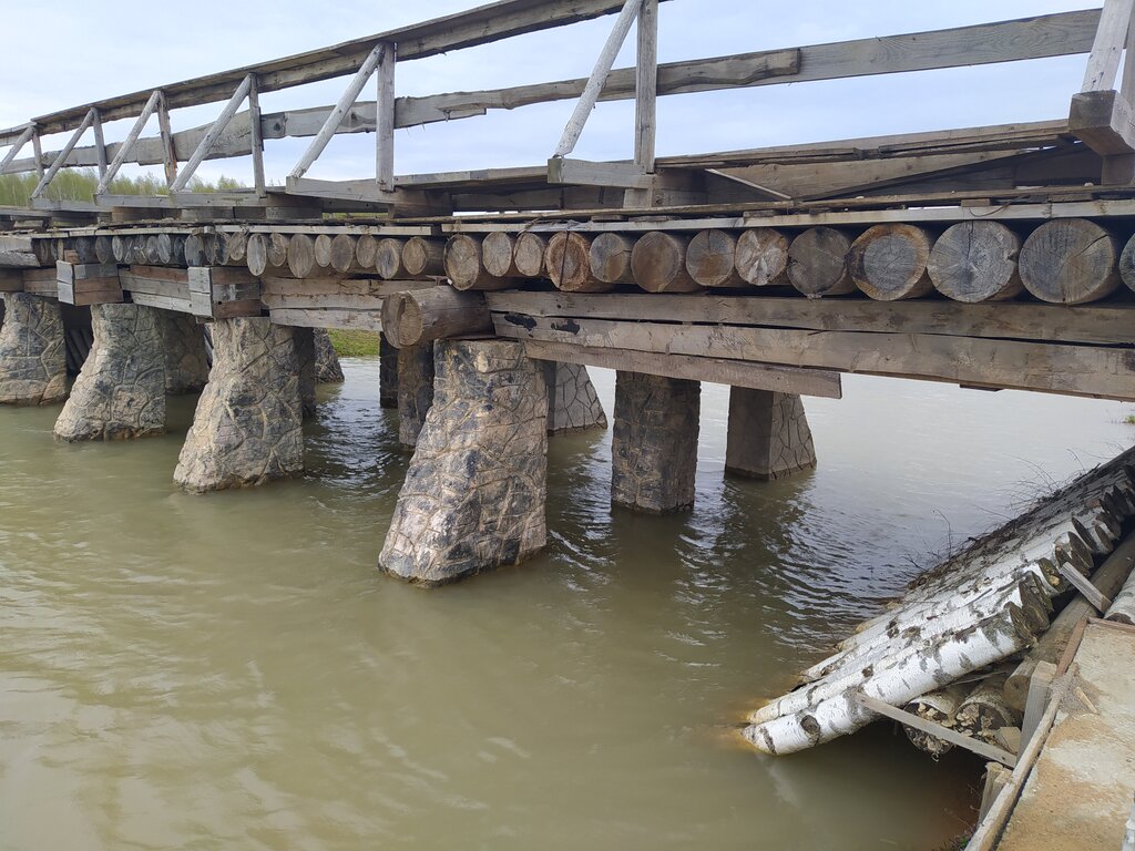 Unutulmaz olayların yeri Декорация моста Ильинский рубеж, Kalujskaya oblastı, foto