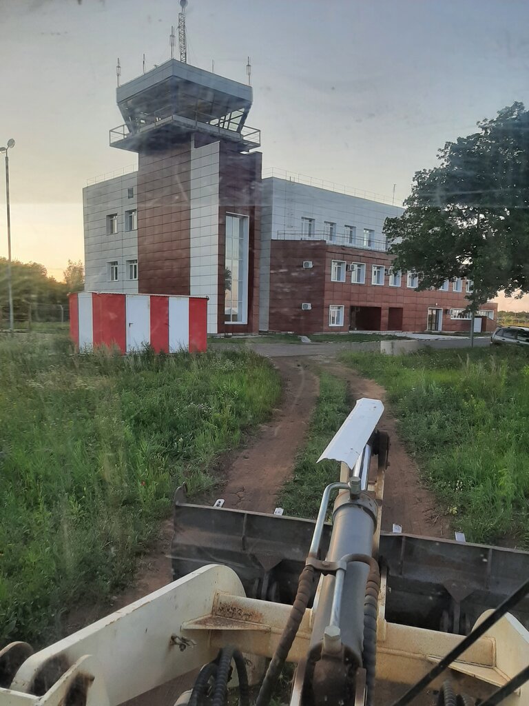 Hava meydanı Buguruslan Airfield, Orenburgskaya oblastı, foto