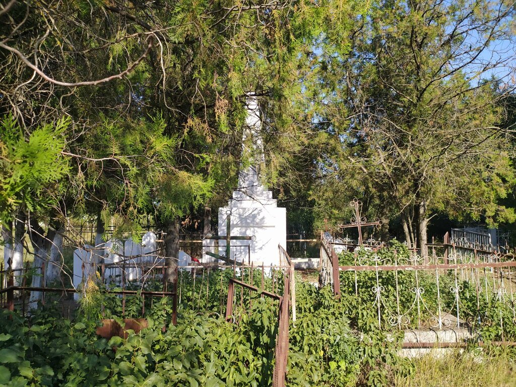 Anıt, heykel Братская могила советских воинов, Kırım Cumhuriyeti, foto