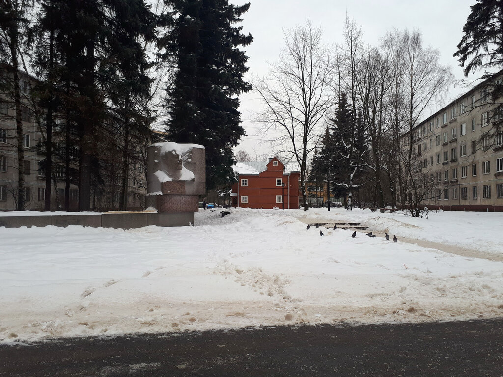 Anıt, heykel Революционерам Невской заставы, Saint‑Petersburg, foto
