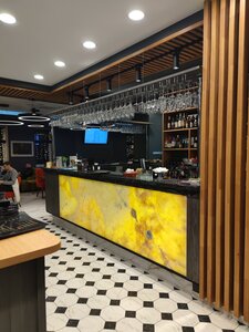 Dubok Restaurant (prospekt 25 Oktyabrya No:2к2), restoran  Gatchina'dan
