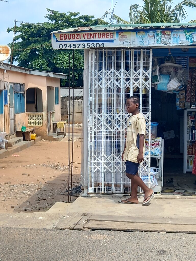 Market Edudzi ventures, Akra, foto