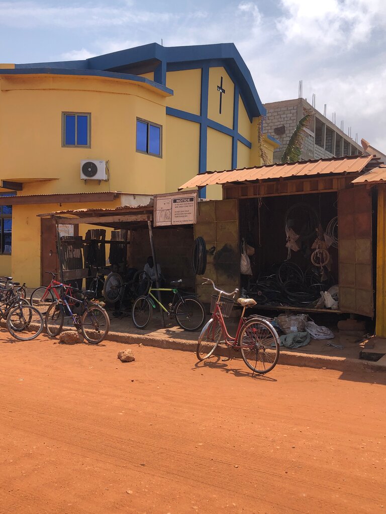 Bisiklet tamircileri Kofi’s Bicycle Repair Shop, Dünya, foto