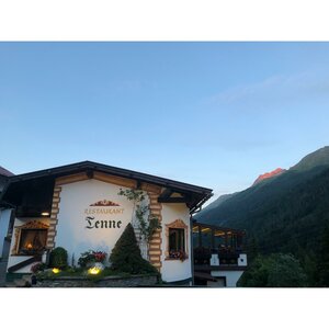 Restaurant Tenne - St. Anton am Arlberg (Tyrol, Landeck, Sankt Jakober Dorfstraße, 52), restoran  Sankt Anton am Arlberg'den