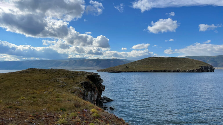 Dağ zirvesi Мыс Хубын, İrkutskaya oblastı, foto