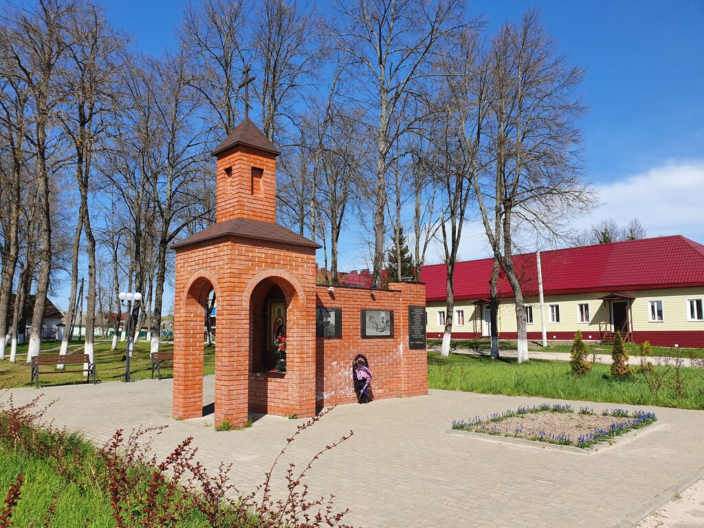 Meydan Комсомольский сквер, Jyzdra, foto