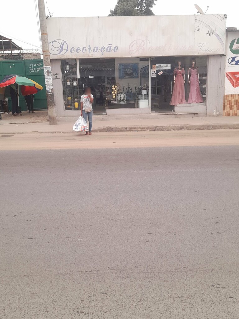 Giyim mağazası Iris de Cor, Loanda, foto