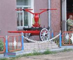 Памятник пожарной телеге (ulitsa Krasnykh Zor No:62), anıt, heykel  Pestovo'dan