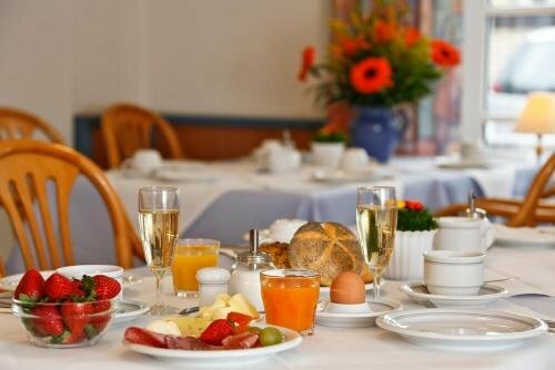 Otel Hotel Ingeborg, Waren, foto