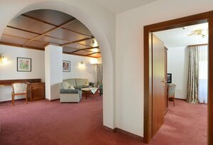 Hotel Residenz Hochland (Wettersteinstraße No:184, Seefeld in Tirol), otel  Tirol'den