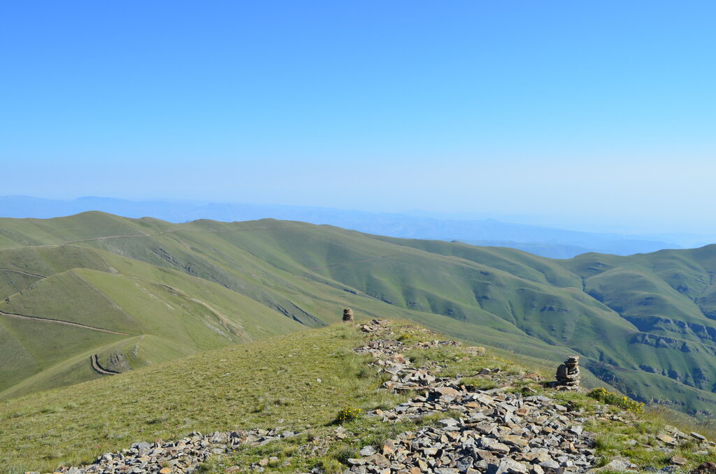 Dağ zirvesi Гора Джуфудаг, Dağıstan, foto