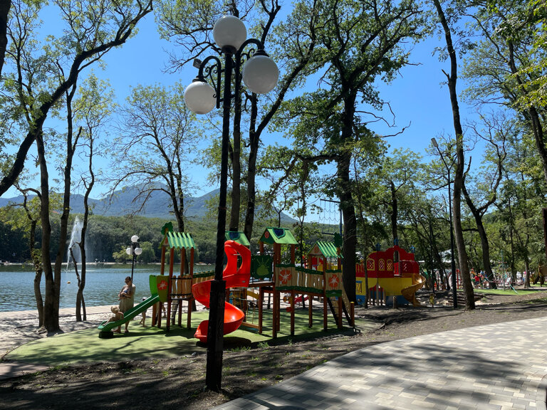 Oyun alanı Playground, Zheleznovodsk, foto