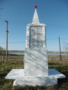 Обелиск воинам, павшим в Великой Отечественной войне 1941-1945 гг. (Kurgan Region, 37N-1018), anıt, heykel  Kurganskaya oblastından