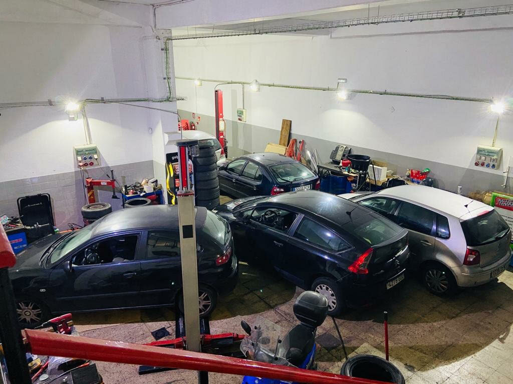 Otomobil servisi Talleres Mecatec, Santander, foto