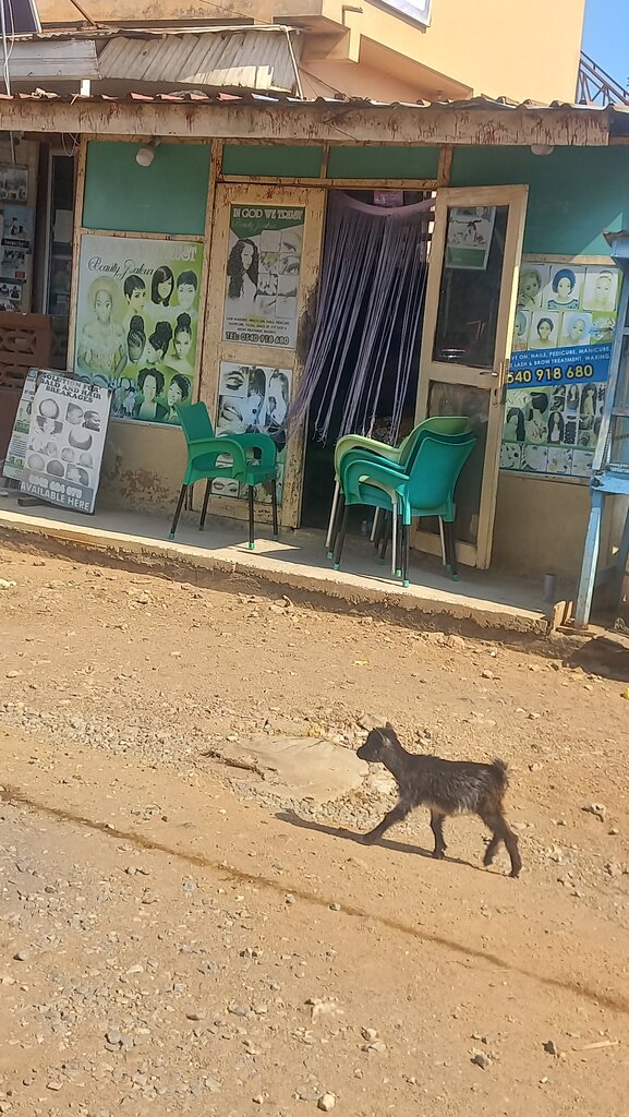 Kuaförler In God We Trust Beauty Palour, Akra, foto