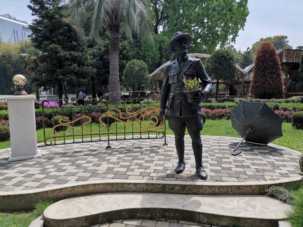 Anıt, heykel Ясон Гордезиани, Batum, foto