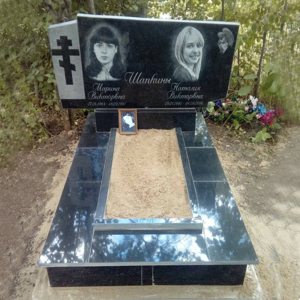 Heykel ve mezarlık taşı üreticileri Monuments, Bügülme, foto