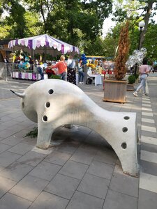 Бык (Sevastopol, Komsomolskiy park imeni Marii Baydy), park, sokak heykeli  Sevastopol'dan