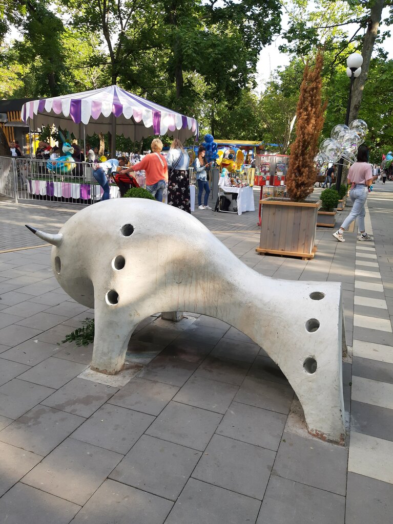 Park, sokak heykeli Бык, Sevastopol, foto