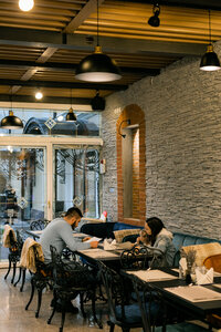Веранда в парке (ulitsa Lunacharskogo No:74), kafe  Serpuhov'dan