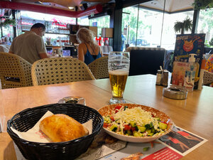 Happy Bar & Grill (bulvar Aleksandr Stamboliyskiy No:17), restoran  Sofya'dan
