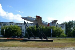 Самолёт (Ulyanovsk Region, Dimitrovgrad, Osipenko Street), teknoloji anıtı  Dmitrovgrad'dan