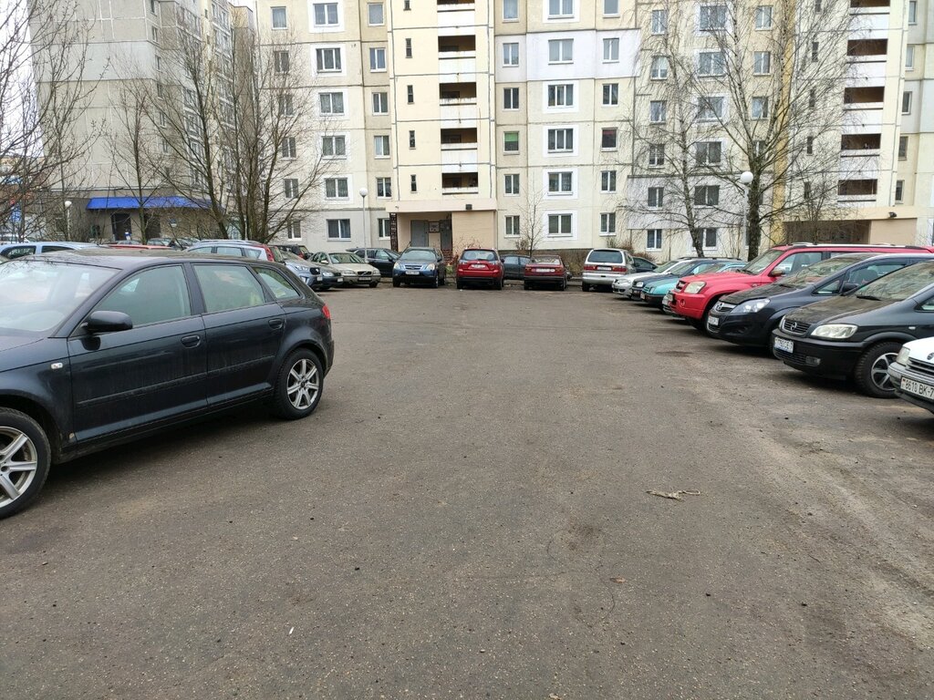 Otoparklar Parking lot, Minsk, foto