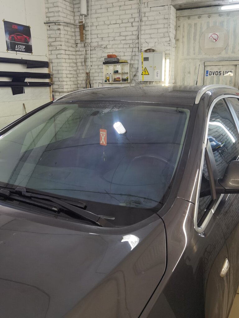 Araç camlarının renklendirilmesi Siltöne, Moskova, foto