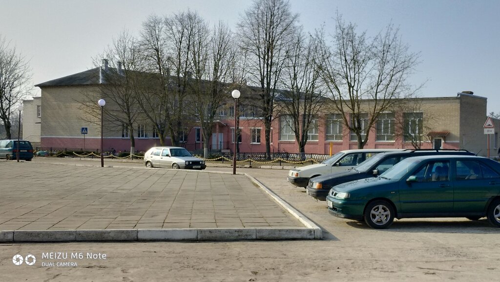 Ortaokul Srednyaya shkola-sad Guo, Brestskaya oblastı, foto
