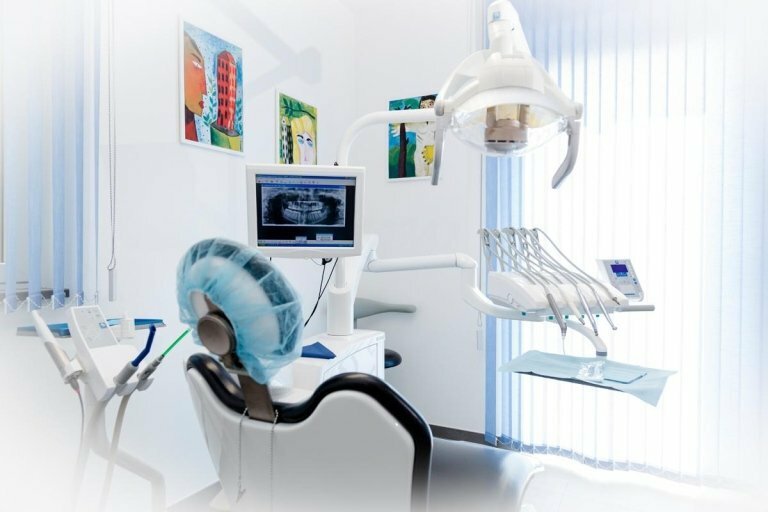 Özel ağız ve diş sağlığı klinikleri ve muayenehaneleri Rocchetti Dott. Demis Studio Dentistico, Marche, foto