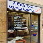 Autoscuola Autonautica Roberto e C. (Viale E. Duse No:10, Florence), ortaokul  Floransa'dan