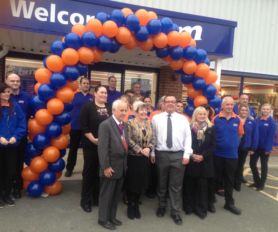 i̇ndirim ve fırsat sistemleri B&m Store, İngiltere, foto