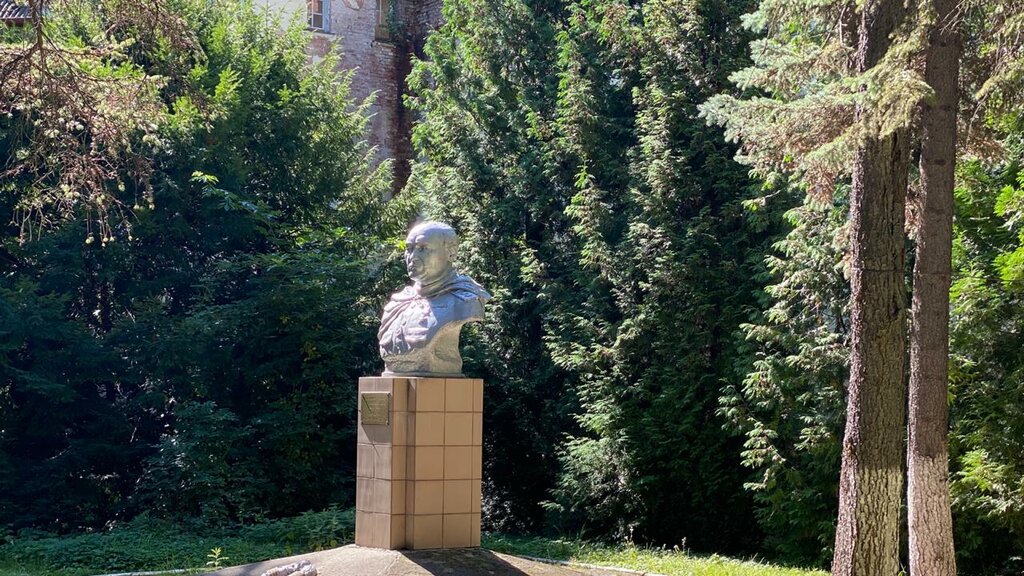 Anıt, heykel К.Н. Галицкий, Kaliningrad, foto