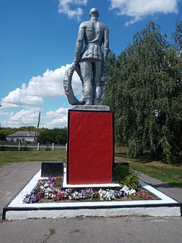 Anıt, heykel Воинам-землякам, погибшим в годы Великой Отечественной войны, Saratovskaya oblastı, foto