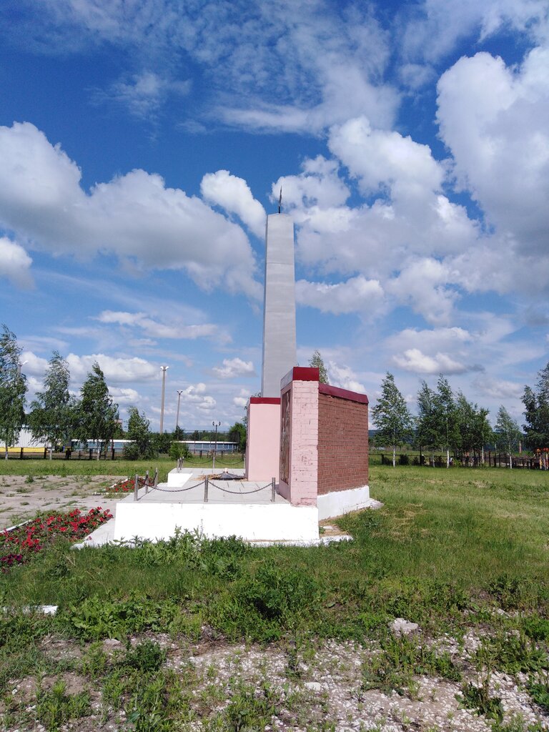 Anıt, heykel Воинам-землякам, погибшим в годы Великой Отечественной войны, Samarskaya oblastı, foto