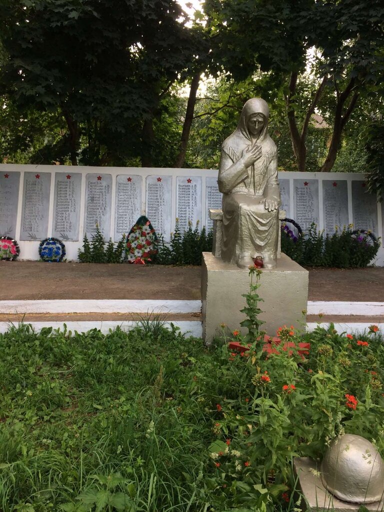 Anıt, heykel Воинам Великой Отечественной войны, Permski krayı, foto