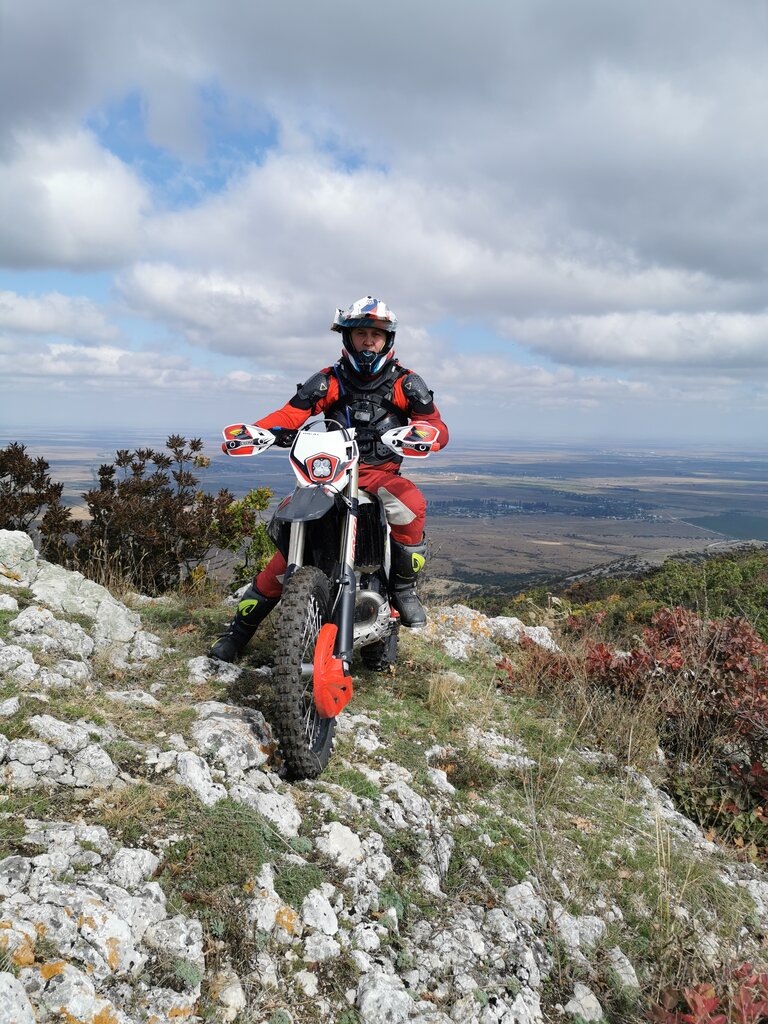 Dağ zirvesi Гора Большой Агармыш 722 метра, Kırım Cumhuriyeti, foto