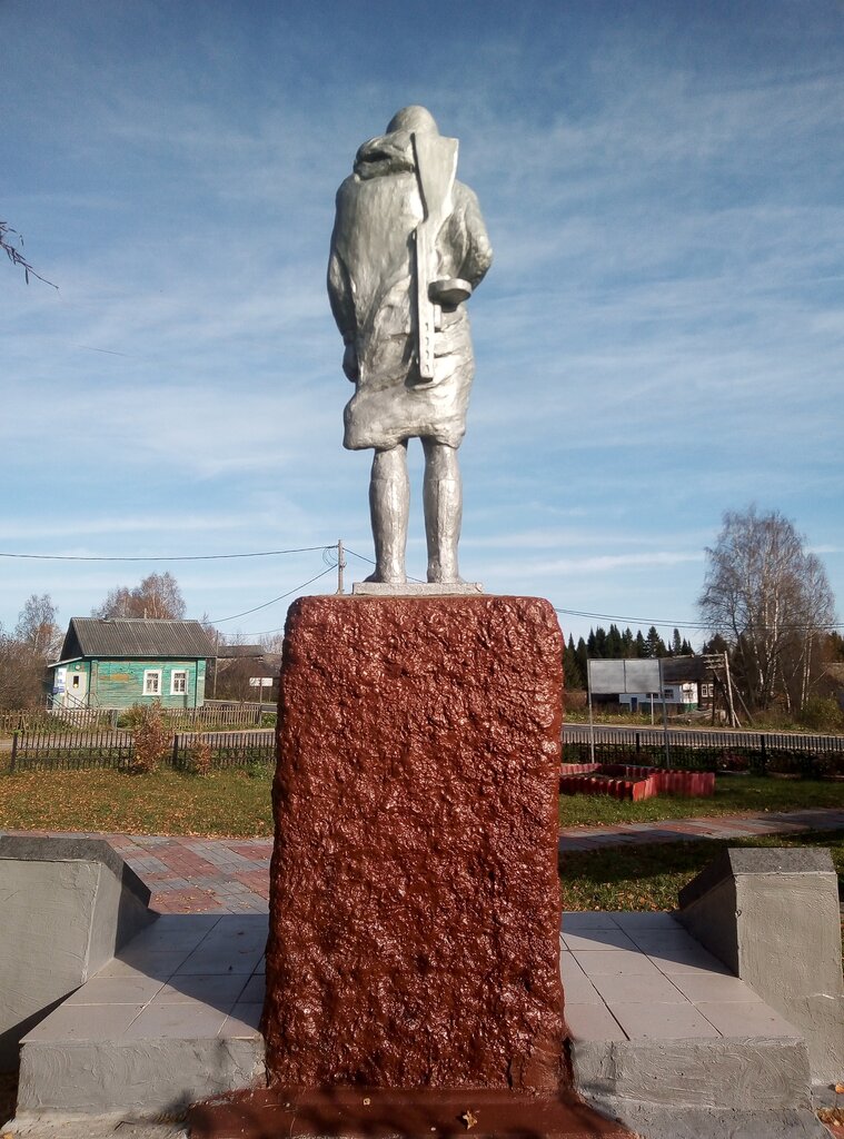 Anıt, heykel Воину и ждущей матери, Komi, foto