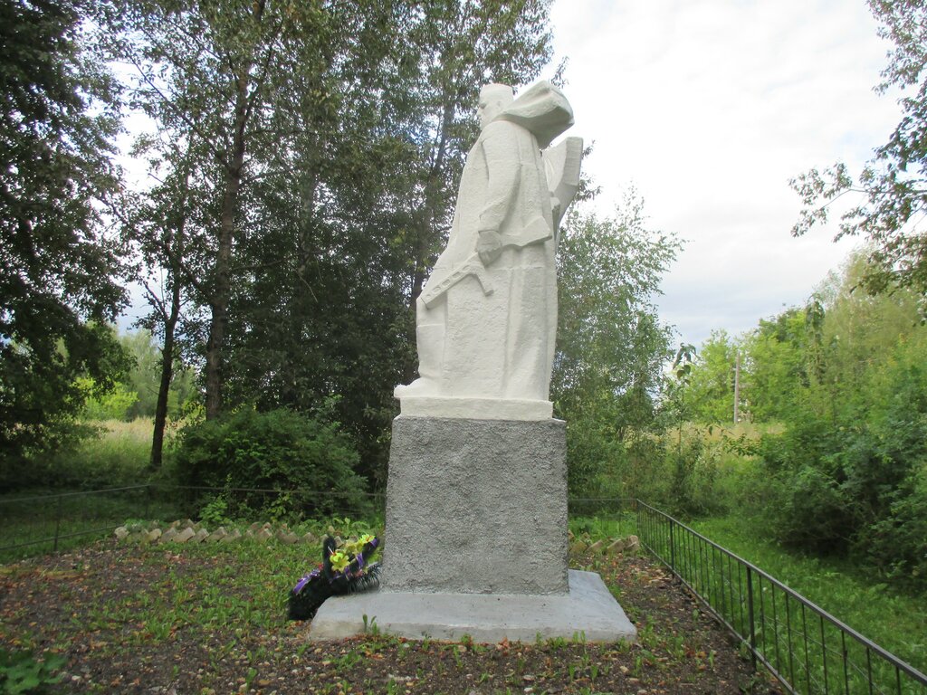 Anıt, heykel Защитникам Отечества, Kostromskaya oblastı, foto