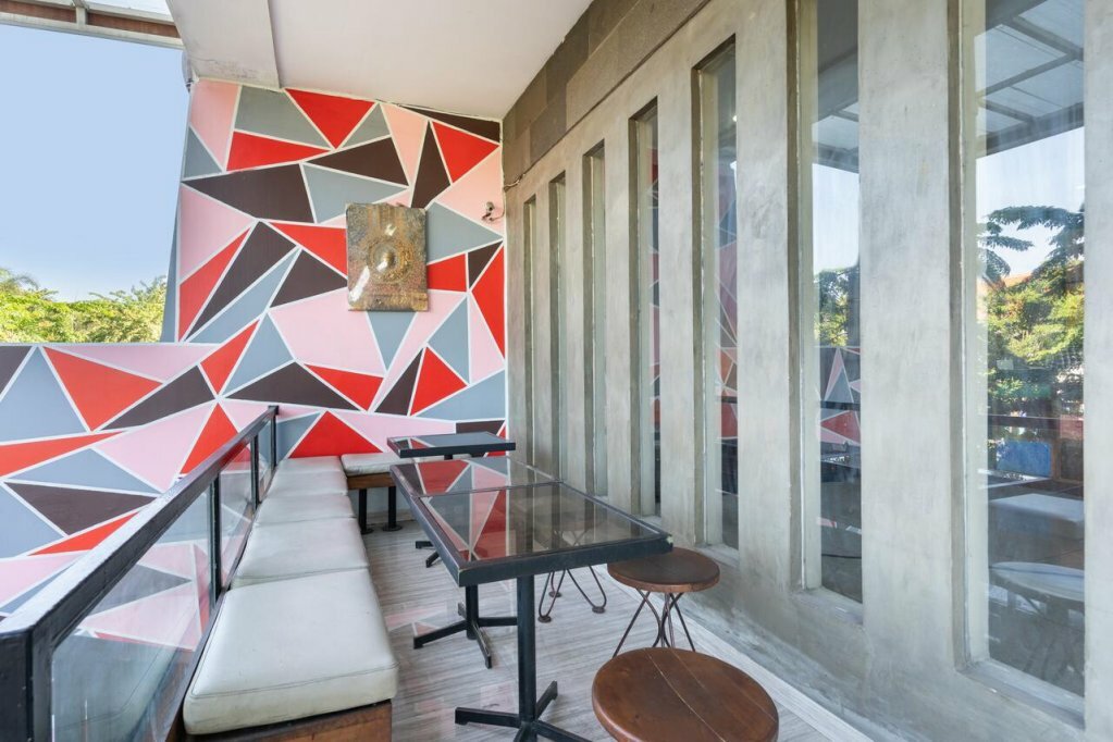 Otel Oyo Flagship 3869 Metro House Sub, Surabaya, foto