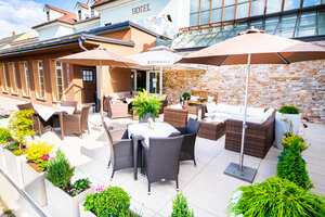 Hotel - Restaurant - Café - Catering Hubertushof (Bahnhofstraße No:81, Zeltweg), restoran  Zeltweg'den