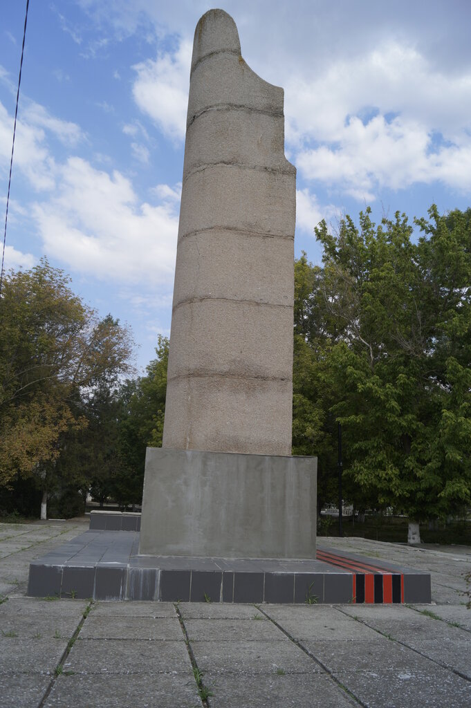 Anıt, heykel Воинам-односельчанам, павшим на фронтах Великой Отечественной войны, Kırım Cumhuriyeti, foto
