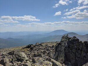 Kos'vinskiy Kamen Mountain (Sverdlovsk Region, gorodskoy okrug Karpinsk), dağ zirvesi  Sverdlovskaya oblastından