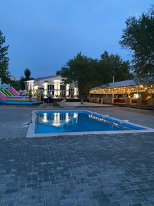 Острова (Ulyanovskaya Street No:1А), kafe  Ulyanovsk'tan