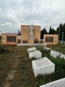 Неизвестный солдат, посвященный землякам, участникам и погибшим в Великой Отечественной войне, 1941-1945 гг. (Republic of Tatarstan, Yutazinskiy rayon, selo Bayryaka), anıt, heykel  Tataristan'dan